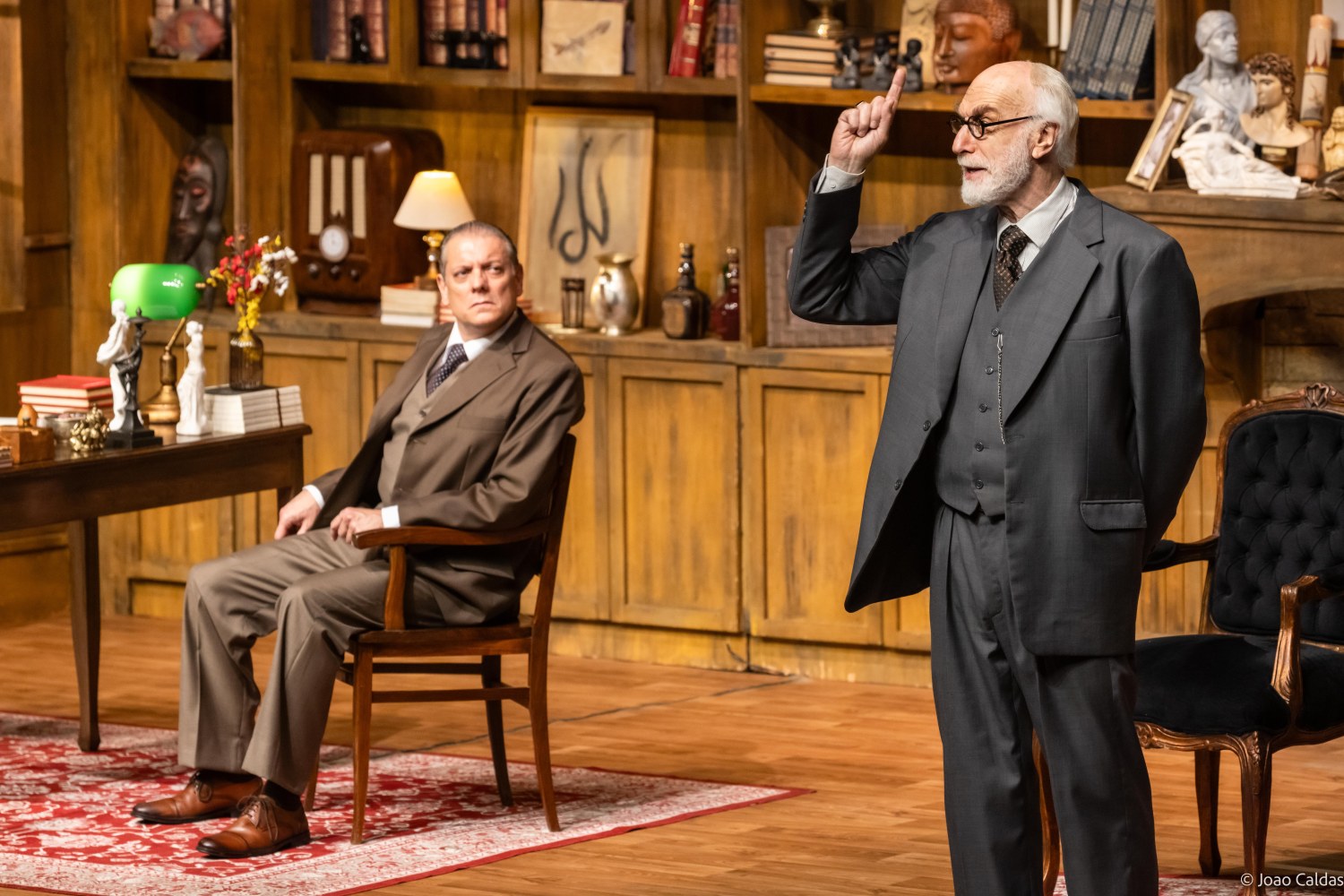 Teatro: Assistido por mais de 130 mil pessoas, A Última Sessão de Freud ...